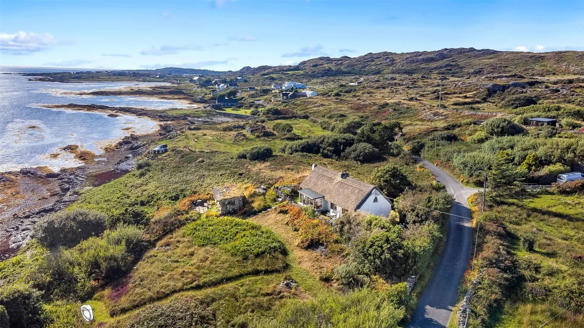 Our favourite thatched roof cottages for sale right now in Ireland ...